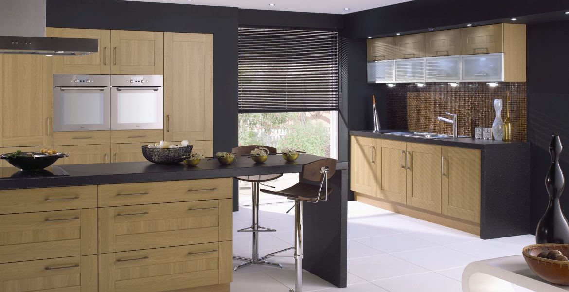Shaker Lissa Oak - Enfield Kitchens